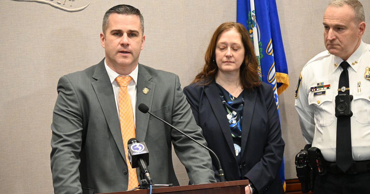Bipartisan CT Legislators Defense of Hamden Police Over ICE