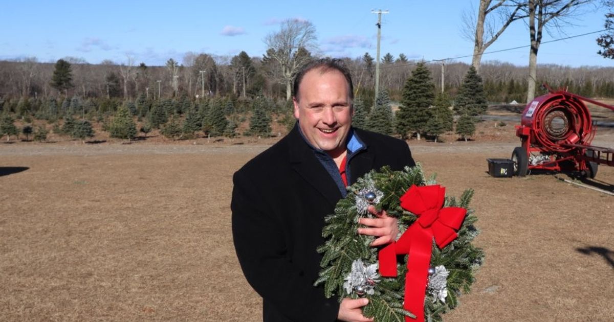 State Rep. Brian Lanoue Visits Hartikka Tree Farm